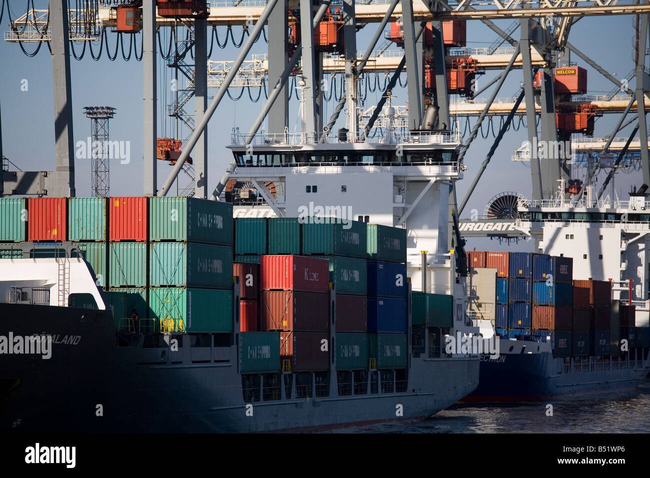 Hamburg's container port Stock Photo - Alamy