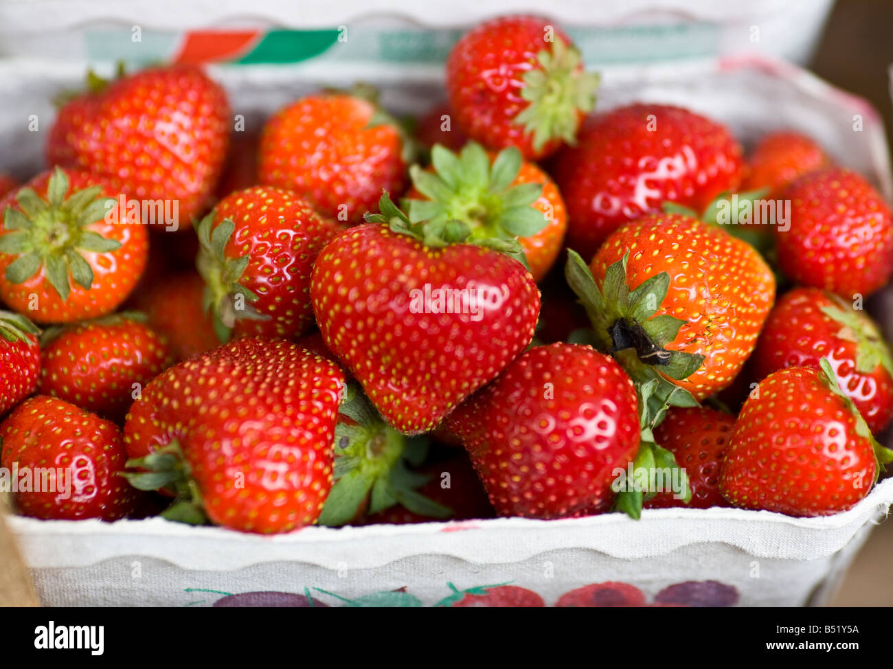 straberries on the market Stock Photo - Alamy