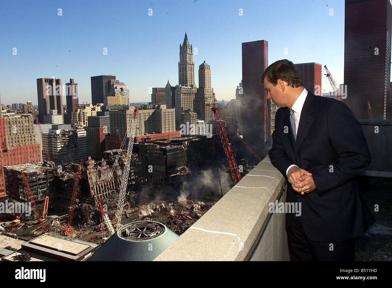 World trade centre new york 2001 hi-res stock photography and images ...