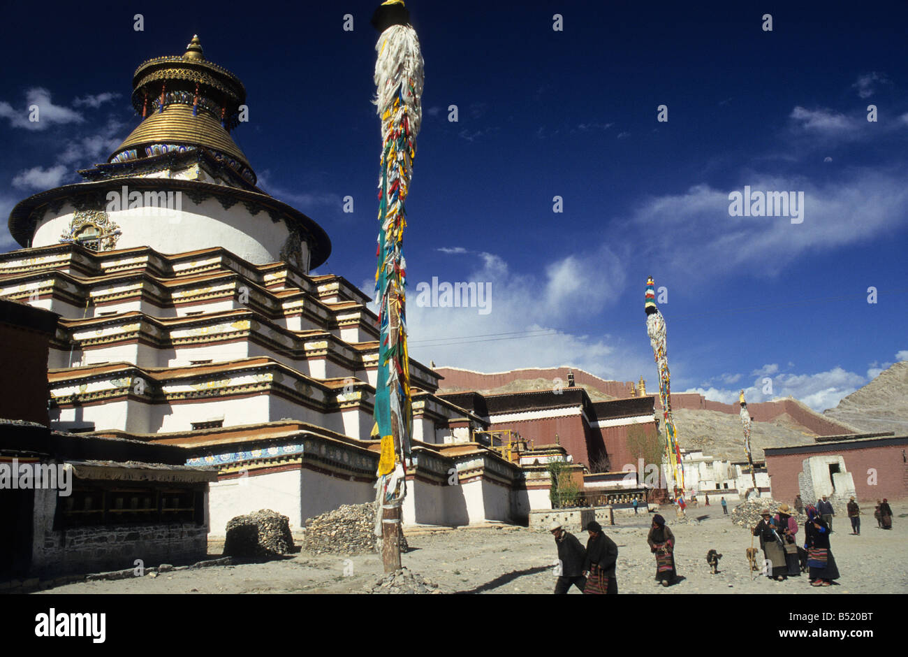 Tibetan buddhist monastery village on the tibetan plateau hi-res stock ...