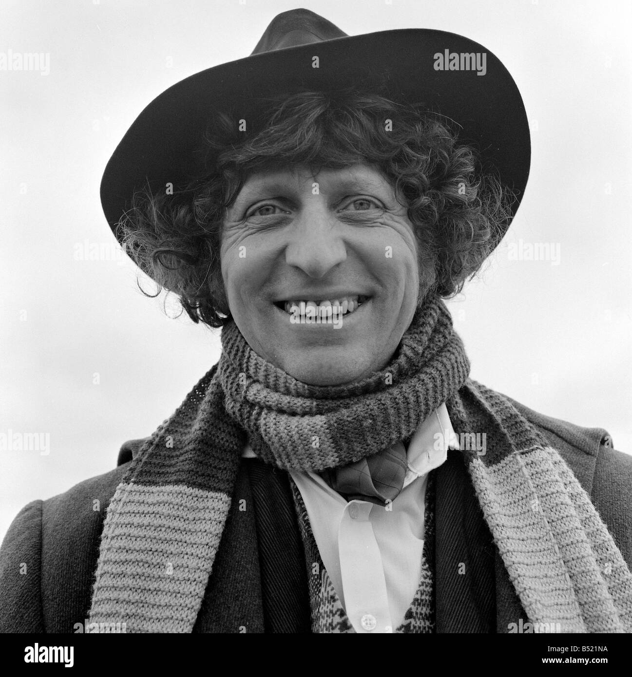 Tom Baker as Doctor Who Cirva 1975 Rev 3747 Stock Photo - Alamy