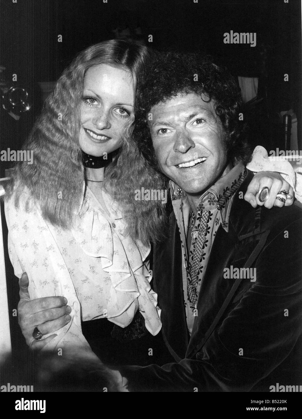 Twiggy real name Lesley Hornby with singer Joseph Ward at a reception ...