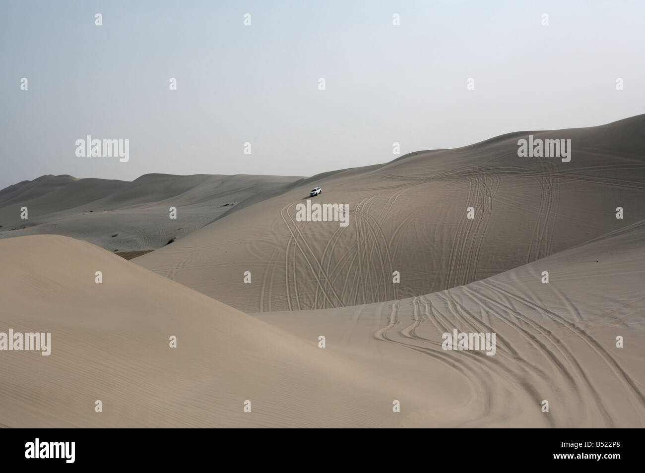 Dune bashing qatar hi-res stock photography and images - Alamy