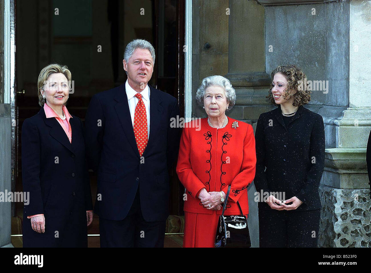 Queen Elizabeth with President Bill Clinton December 2000 Hilary ...