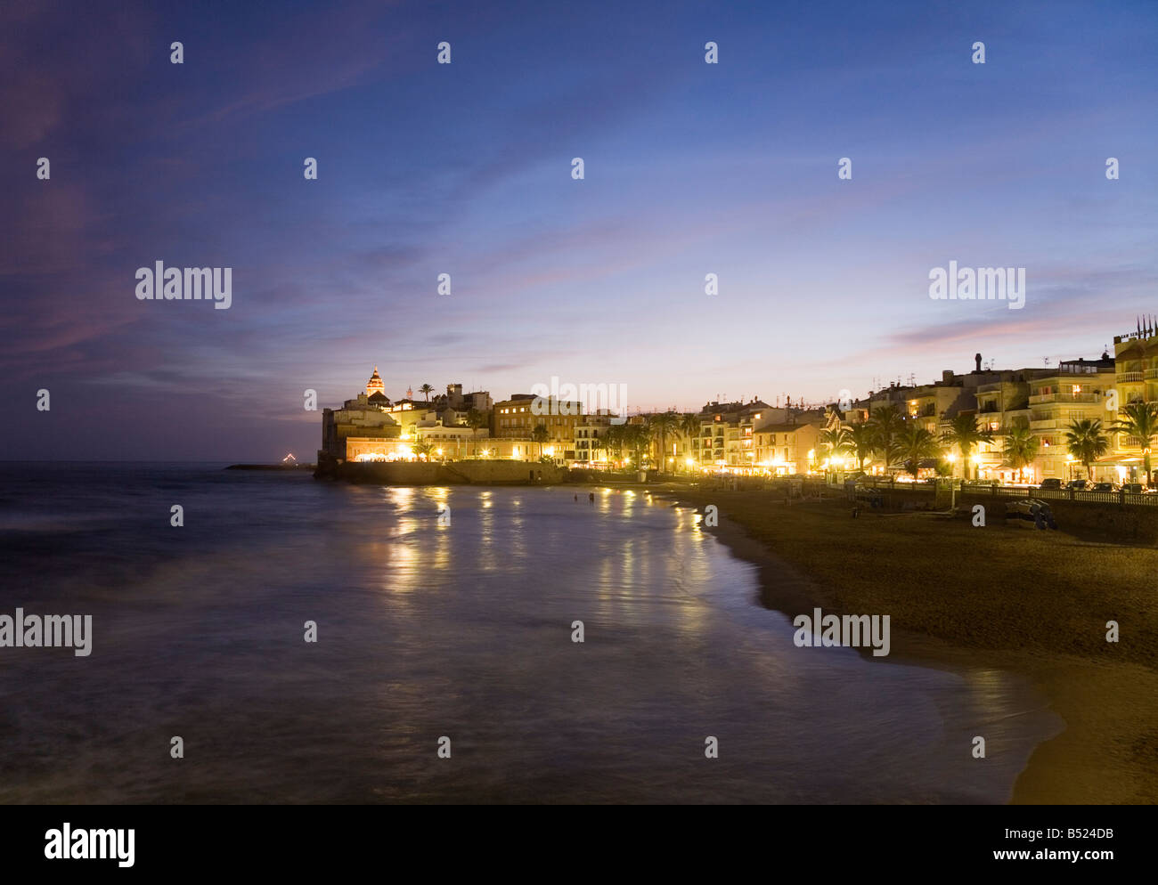 Night view seafront beach sitges hi-res stock photography and images ...
