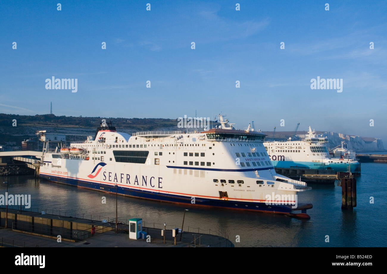 Cross channel ferries hi-res stock photography and images - Alamy