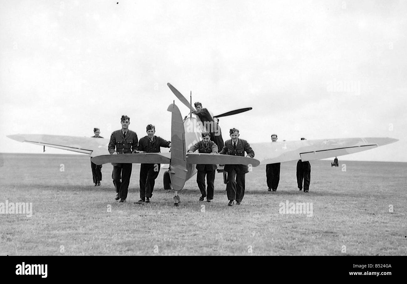 Raf ground crew 1930s hi-res stock photography and images - Alamy
