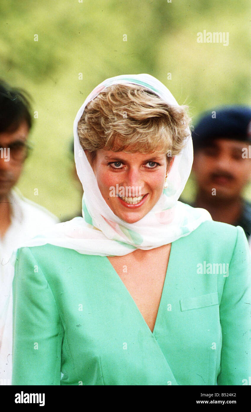 Princess of Wales on her tour of Pakistan vanityfair0507 Stock Photo ...