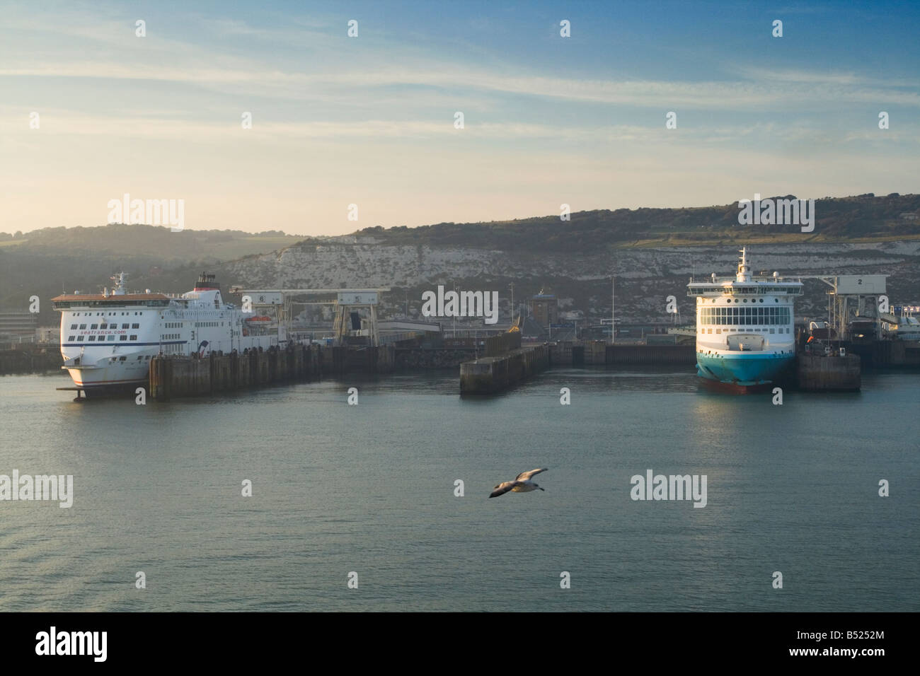 Cross channel ferries hi-res stock photography and images - Alamy