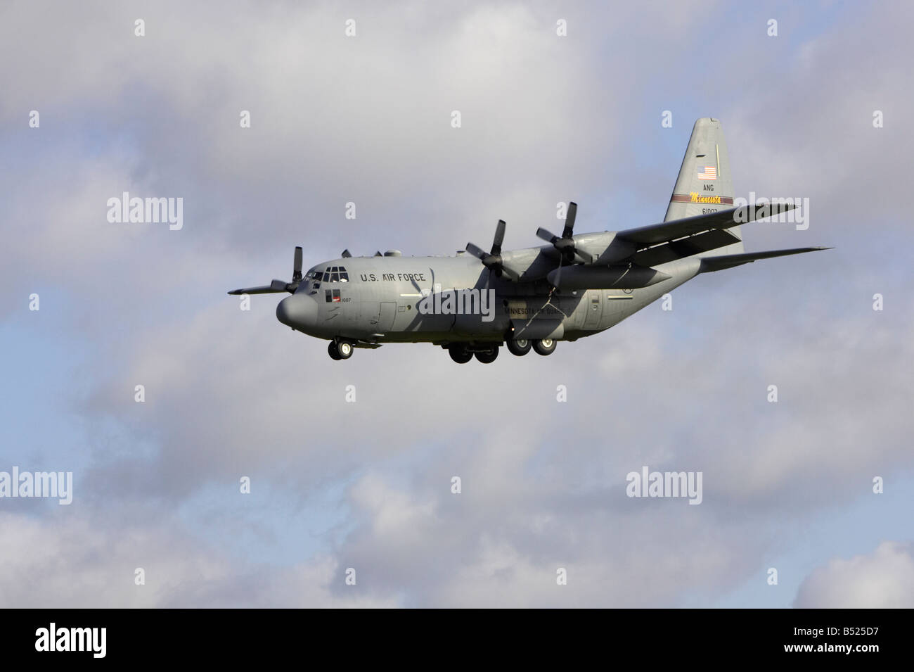 Raf c 130 hercules on air hi-res stock photography and images - Alamy