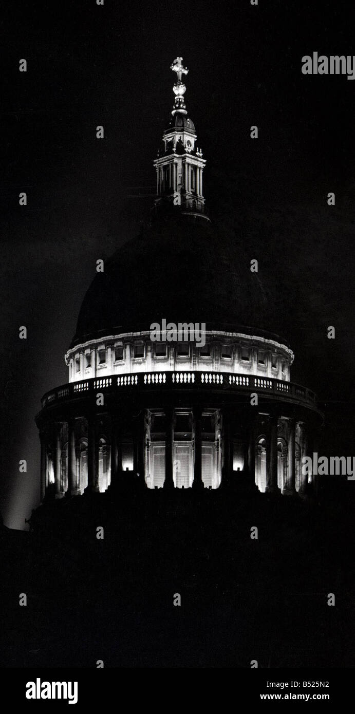 1950s london night england hi-res stock photography and images - Alamy