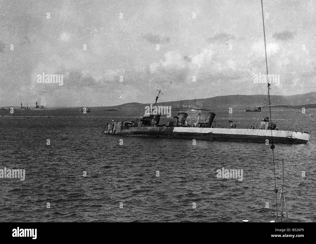 Scuttling of german fleet scapa flow hi-res stock photography and ...