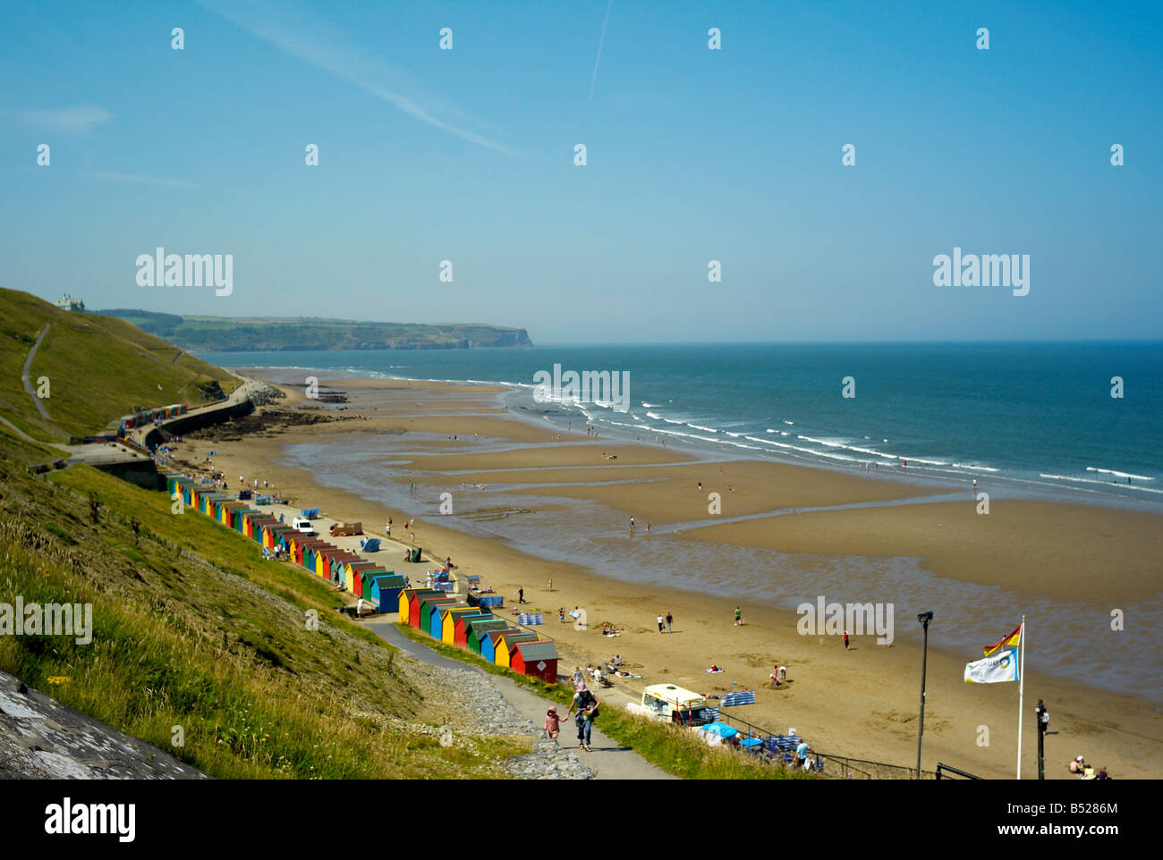 Whitby west beach hi-res stock photography and images - Alamy