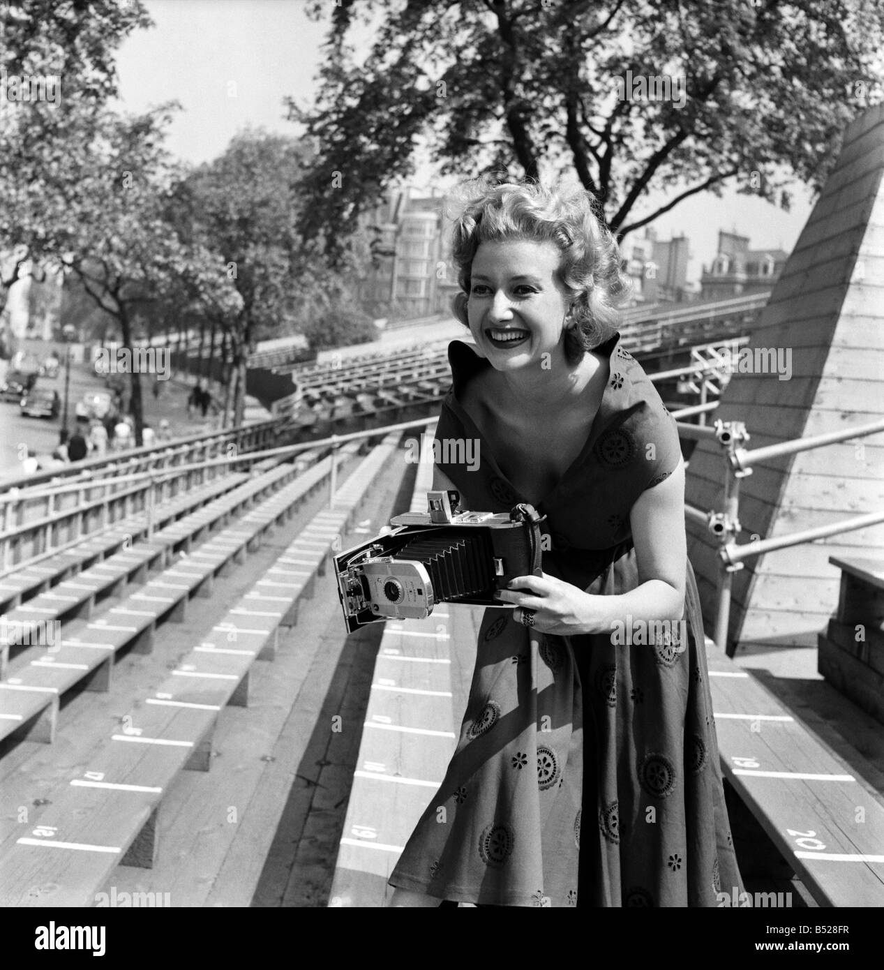 Photography 1953. Miss Zena Marshall the actress just back from far ...