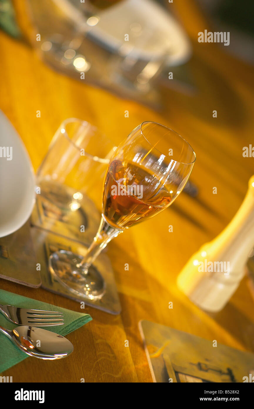 RESTAURANT TABLE SETTING WITH WINE GLASS Stock Photo - Alamy