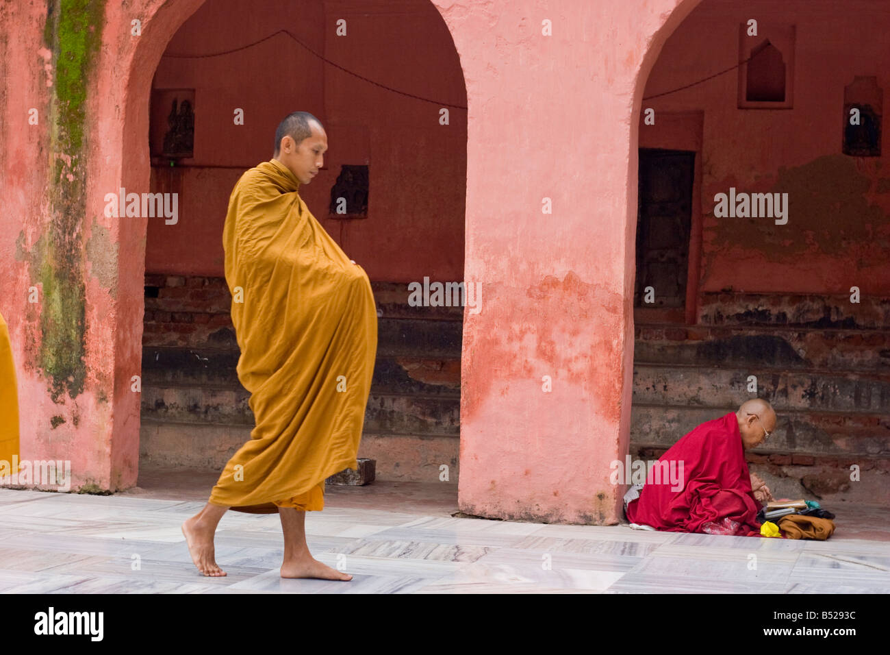 A buddhist monk prays in Bodhgaya, Bihar state , India Stock Photo - Alamy