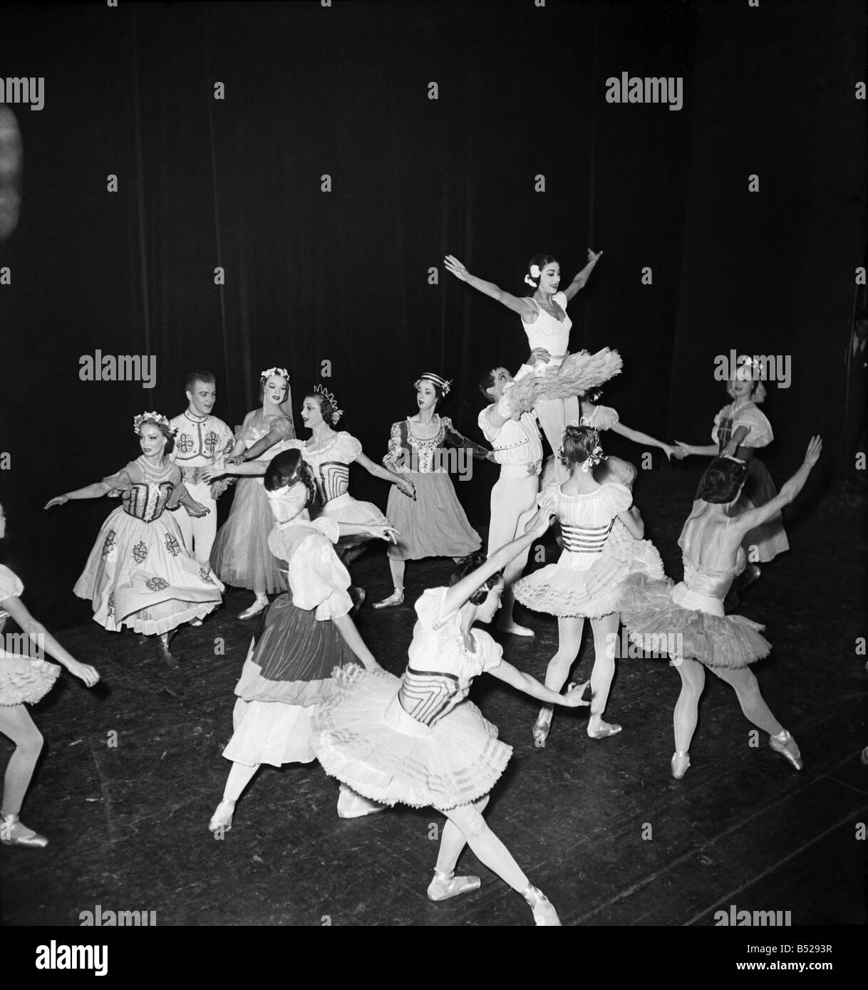 Ballet Dancers rehearsing for their tour of the Provinces. June 1950 ...