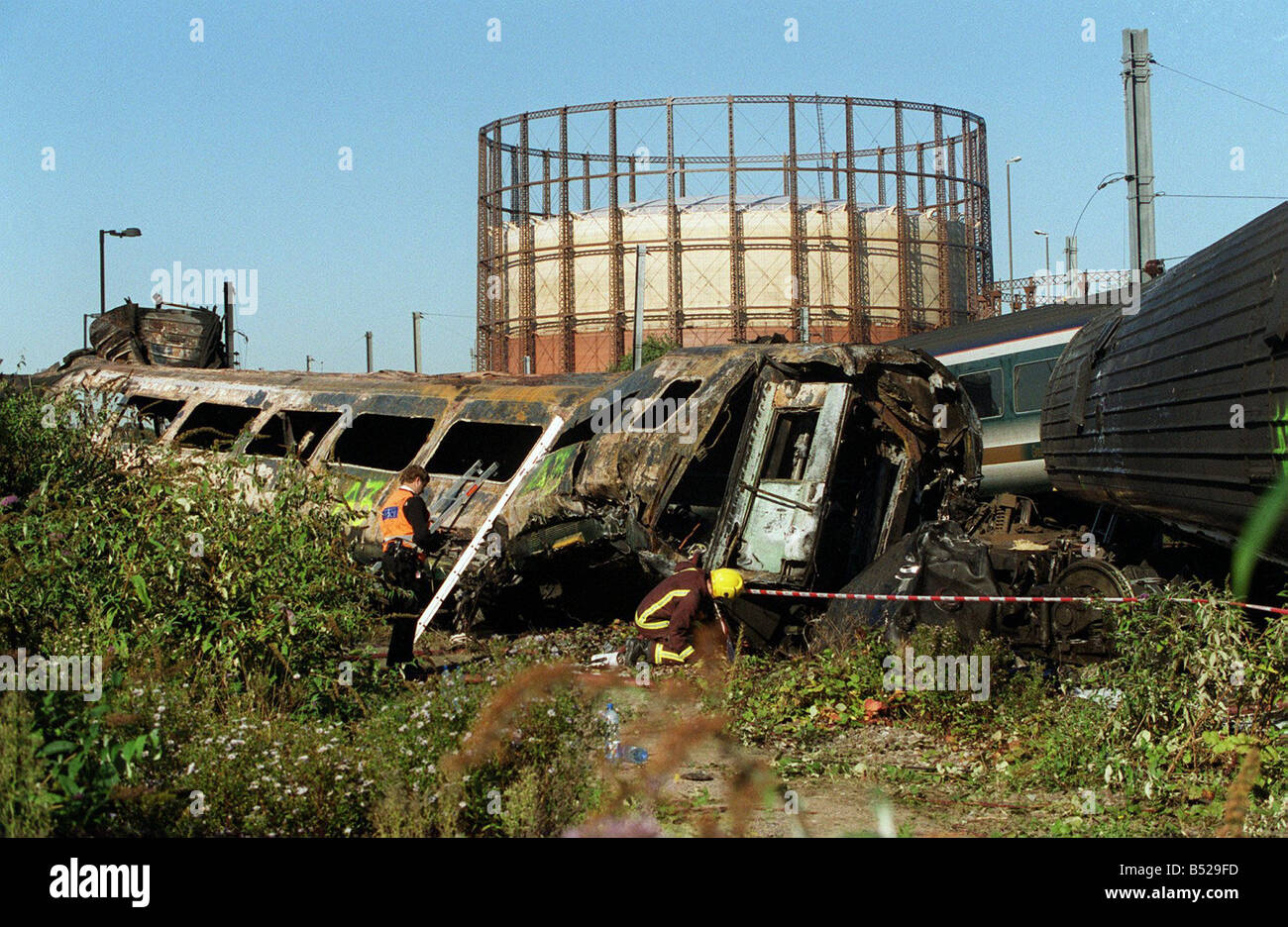 West London train crash between Paddington and Ladbroke Grove Stock ...