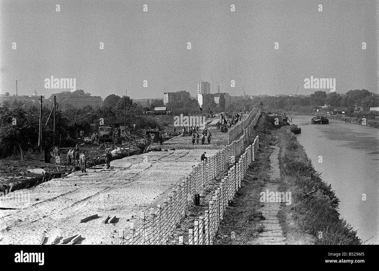 Germany Berlin Wall October 1961 Views of soldiers patrolling the ...