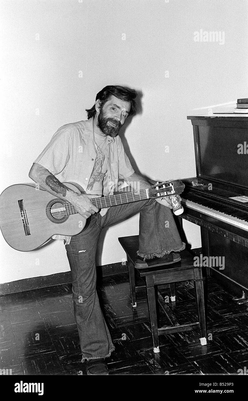 Charles Manson August 1980 The man who murdered Sharon Tate Stock Photo ...