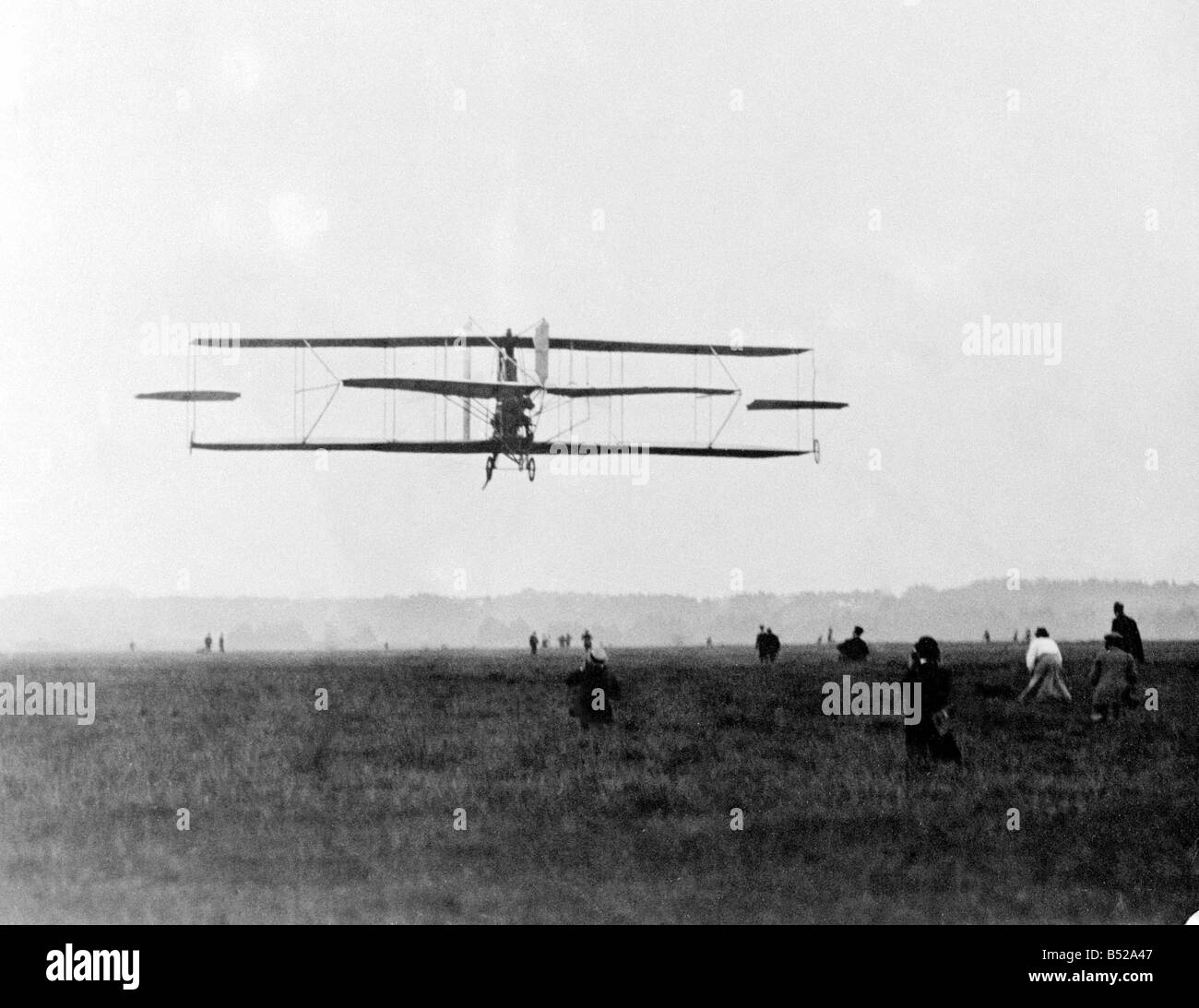 Samuel F Cody in flight 1909 1900s Aviation pilot pioneer aeroplane ...