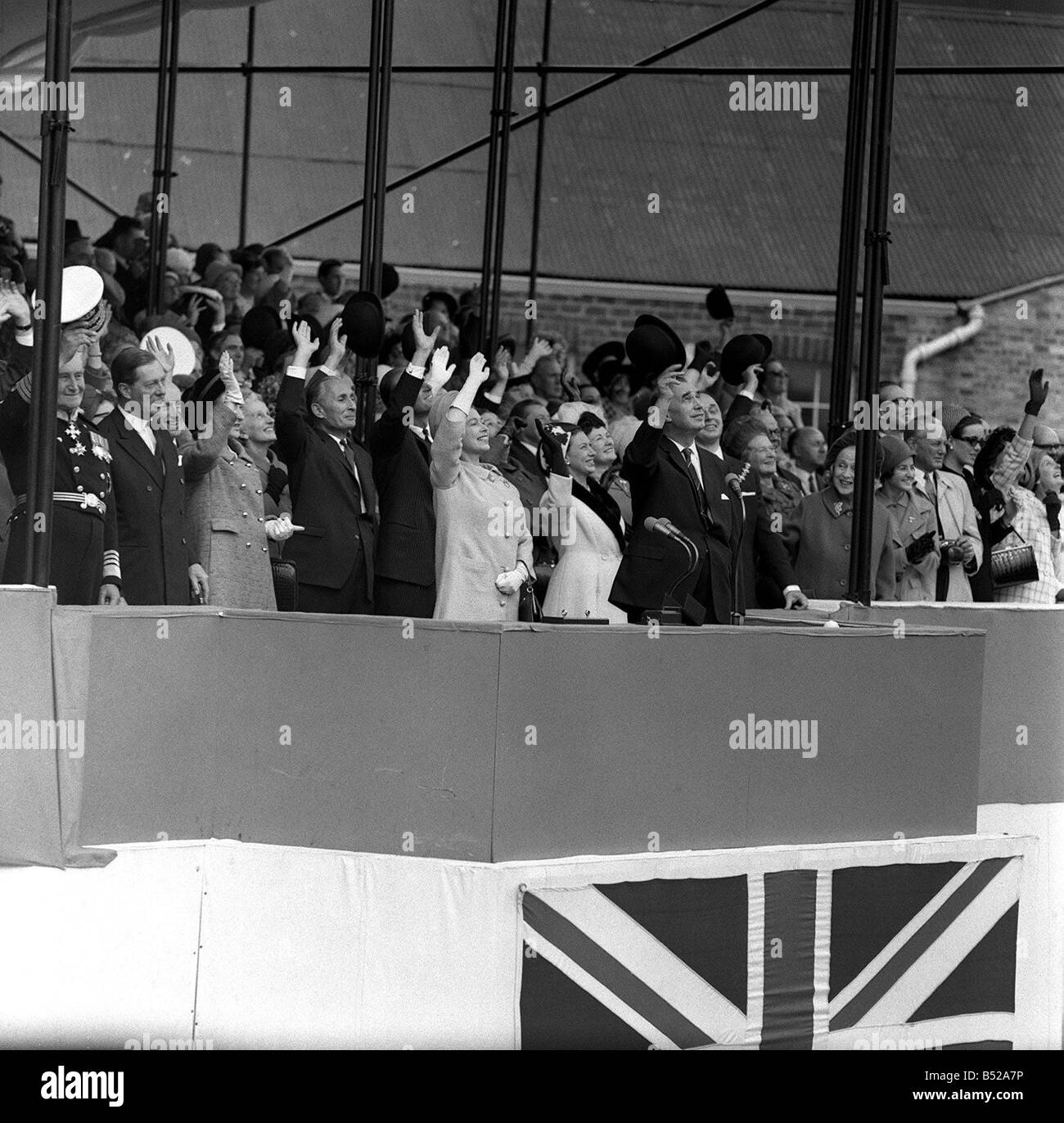 Launch of QE2 ship in the Clyde by Queen Elizabeth 1967 and Prince ...