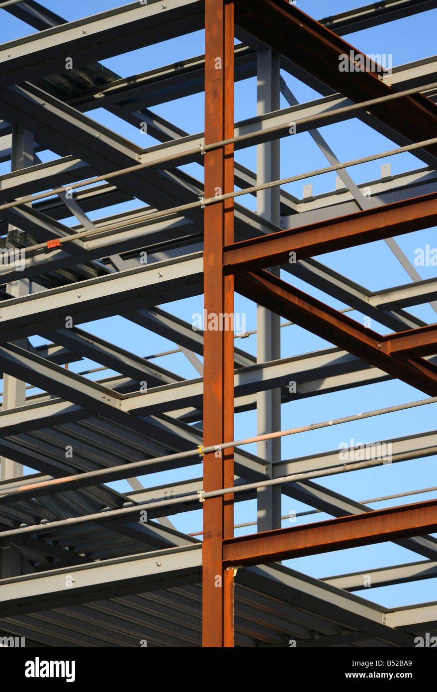 Metal frame of new building Stock Photo - Alamy