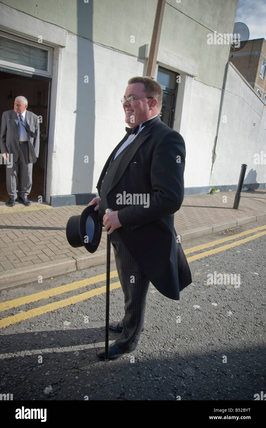 Top hat undertaker hi-res stock photography and images - Alamy