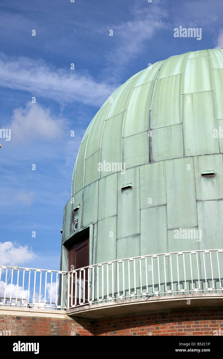 Satellite dome hi-res stock photography and images - Alamy