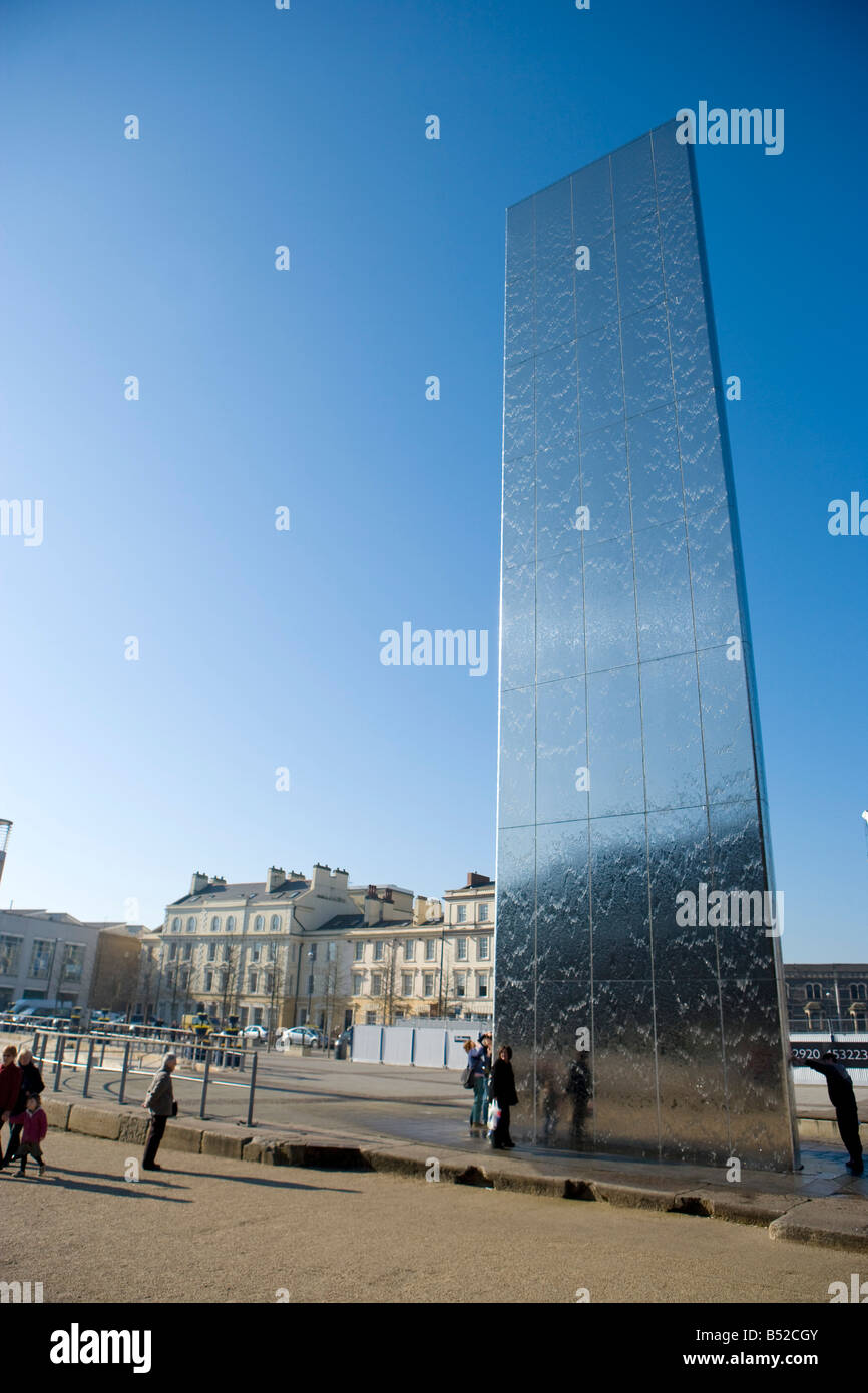 Water sculpture cardiff bay hi-res stock photography and images - Alamy