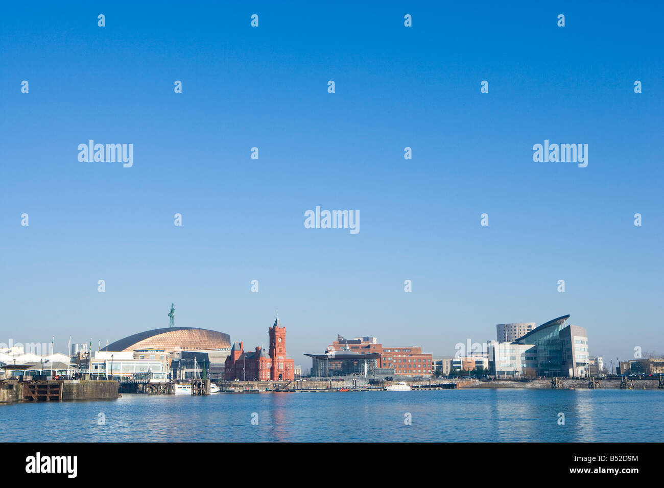 Cardiff waterfront hi-res stock photography and images - Alamy