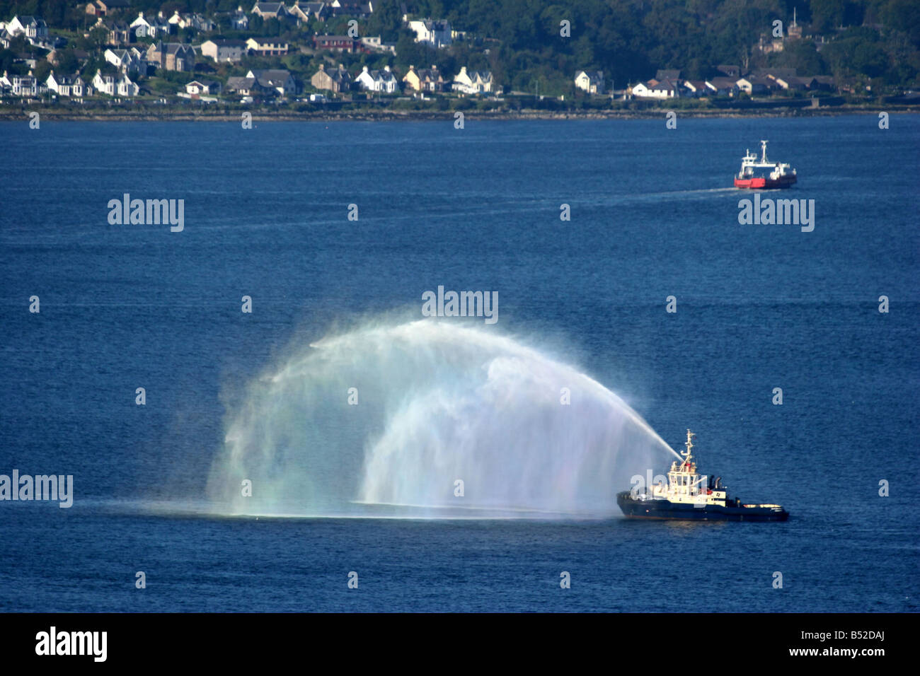 Tug boat in river hi-res stock photography and images - Alamy