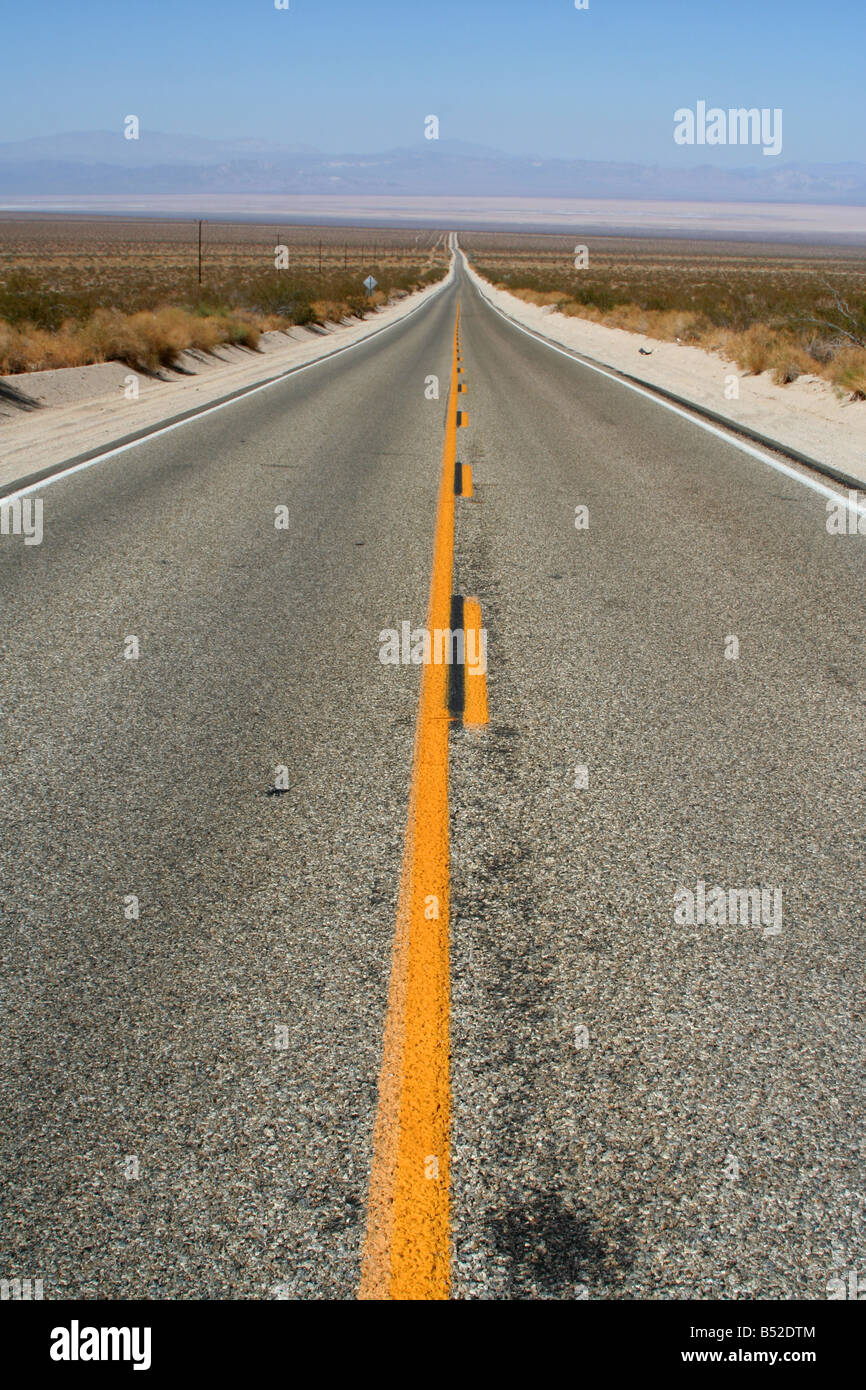 Empty highway road markings hi-res stock photography and images - Alamy