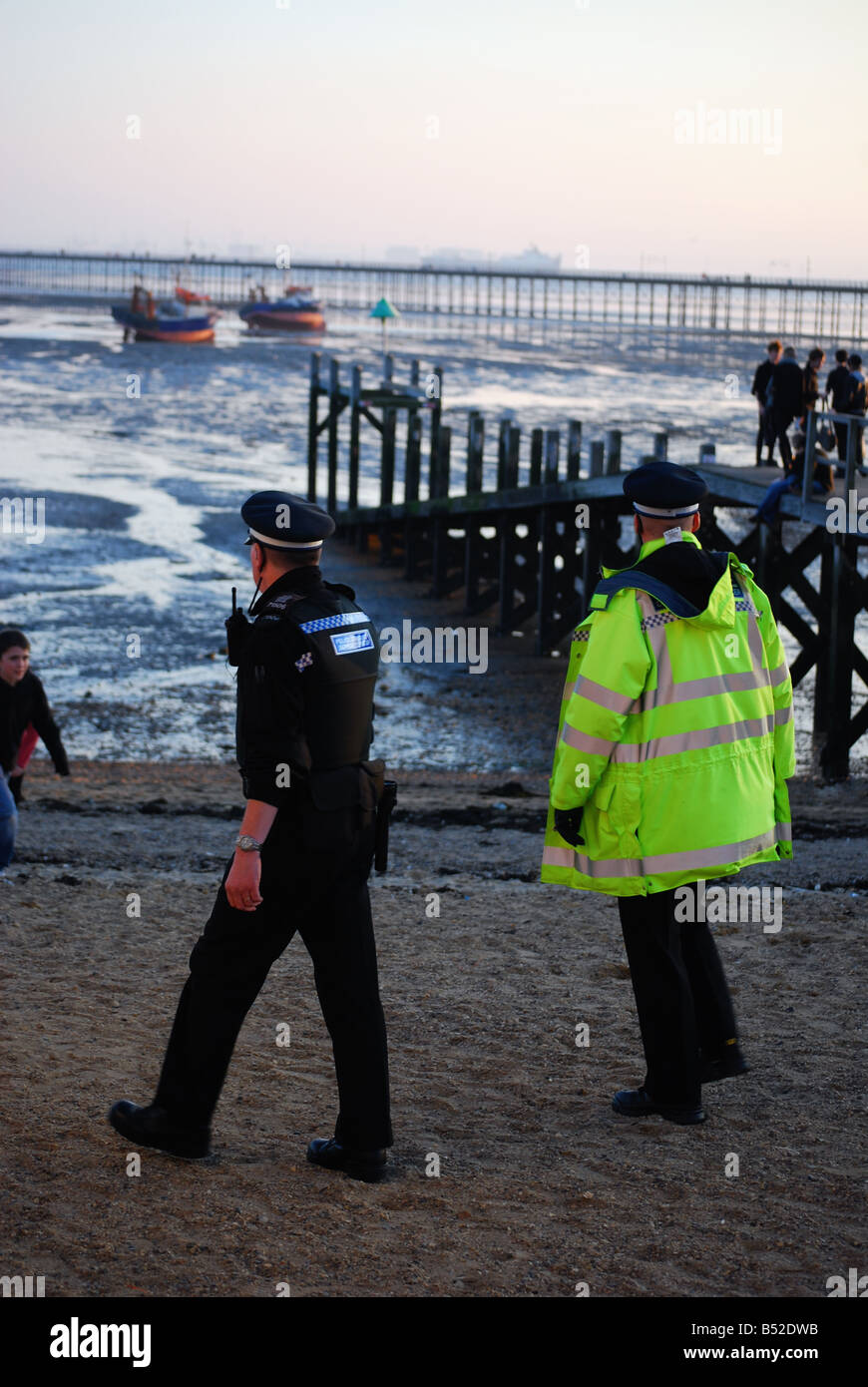 River police officers patrol hi-res stock photography and images - Alamy