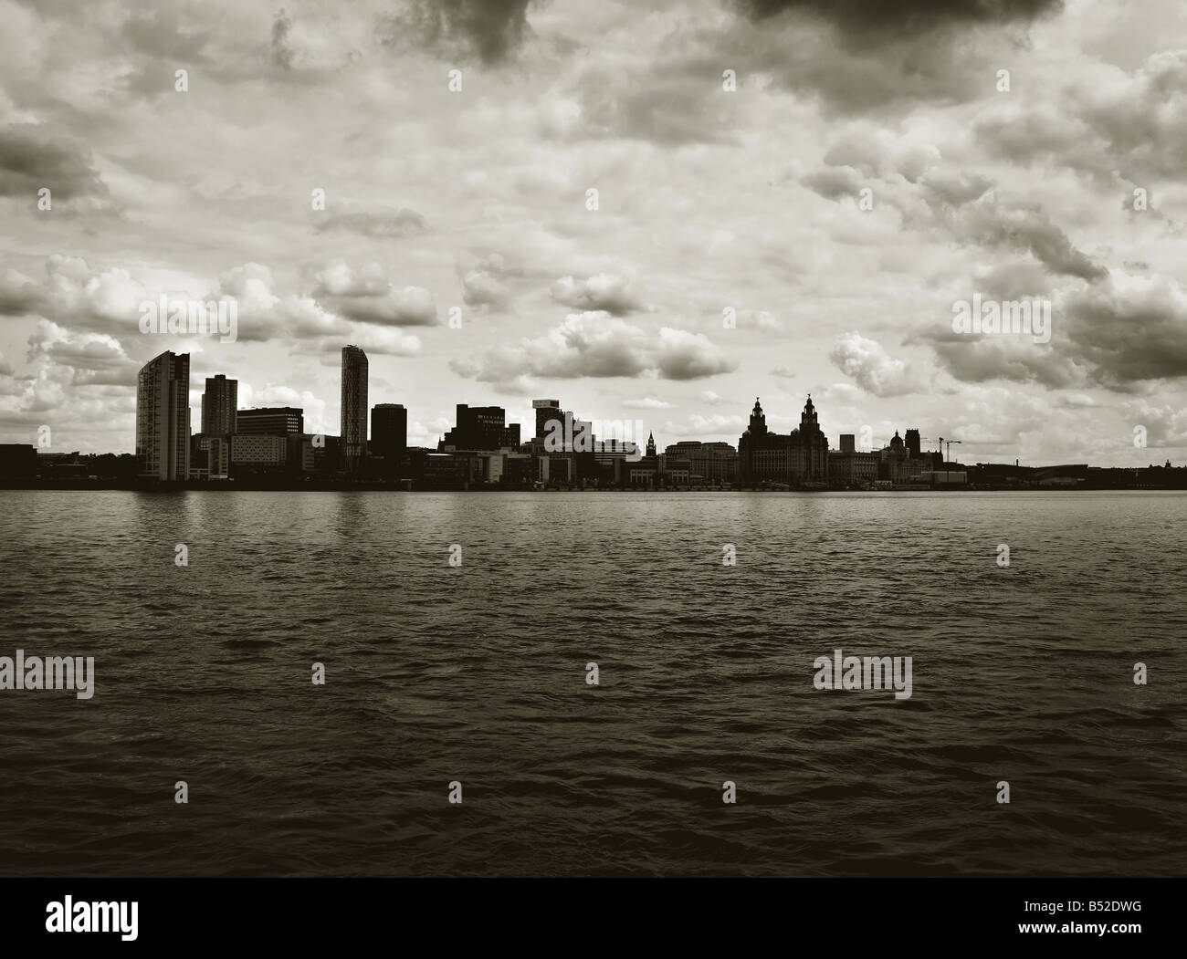 Liverpool skyline dramatic hi-res stock photography and images - Alamy