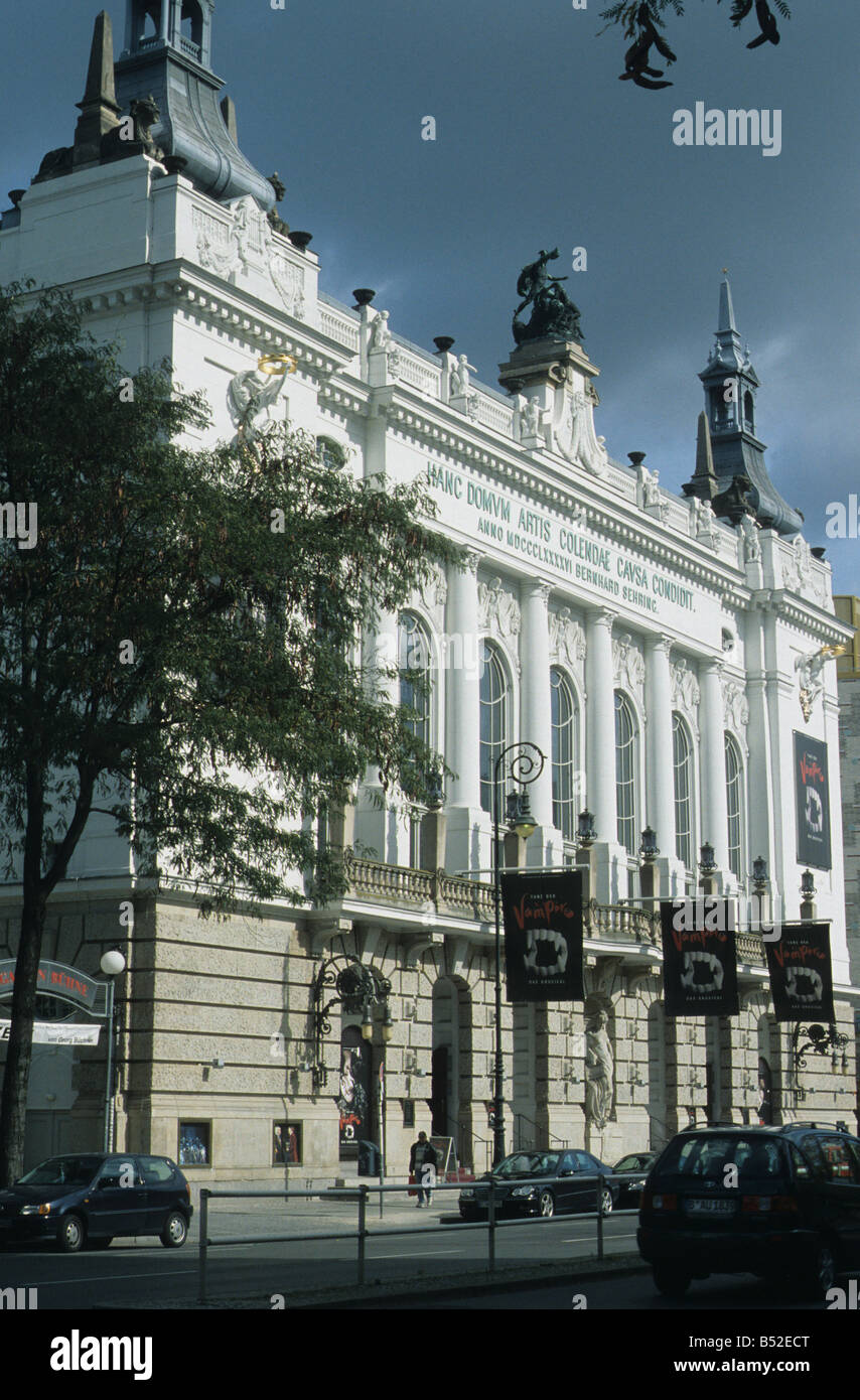 Theatre des westens hi-res stock photography and images - Alamy