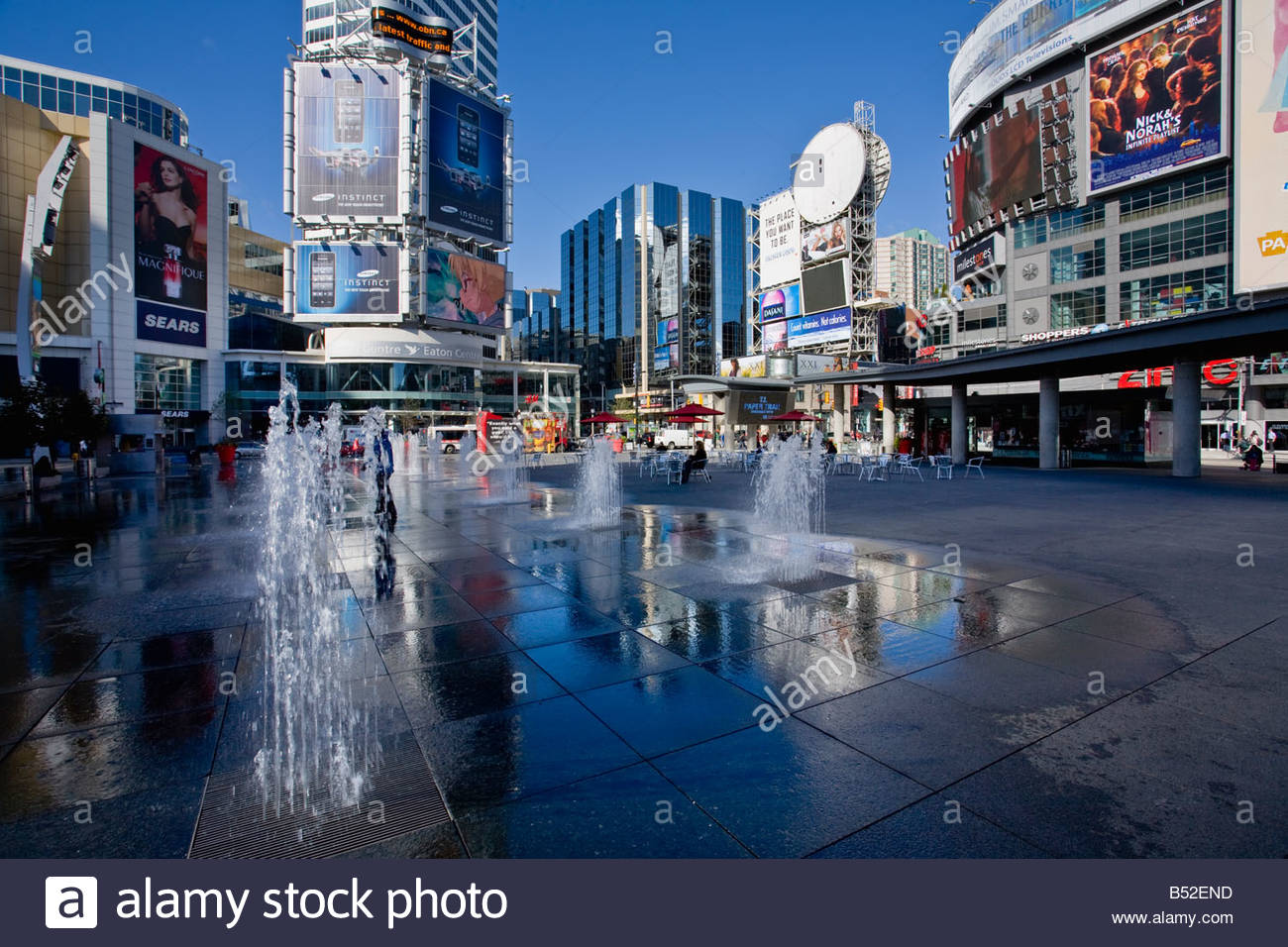 Dundas Square - emsekflol.com