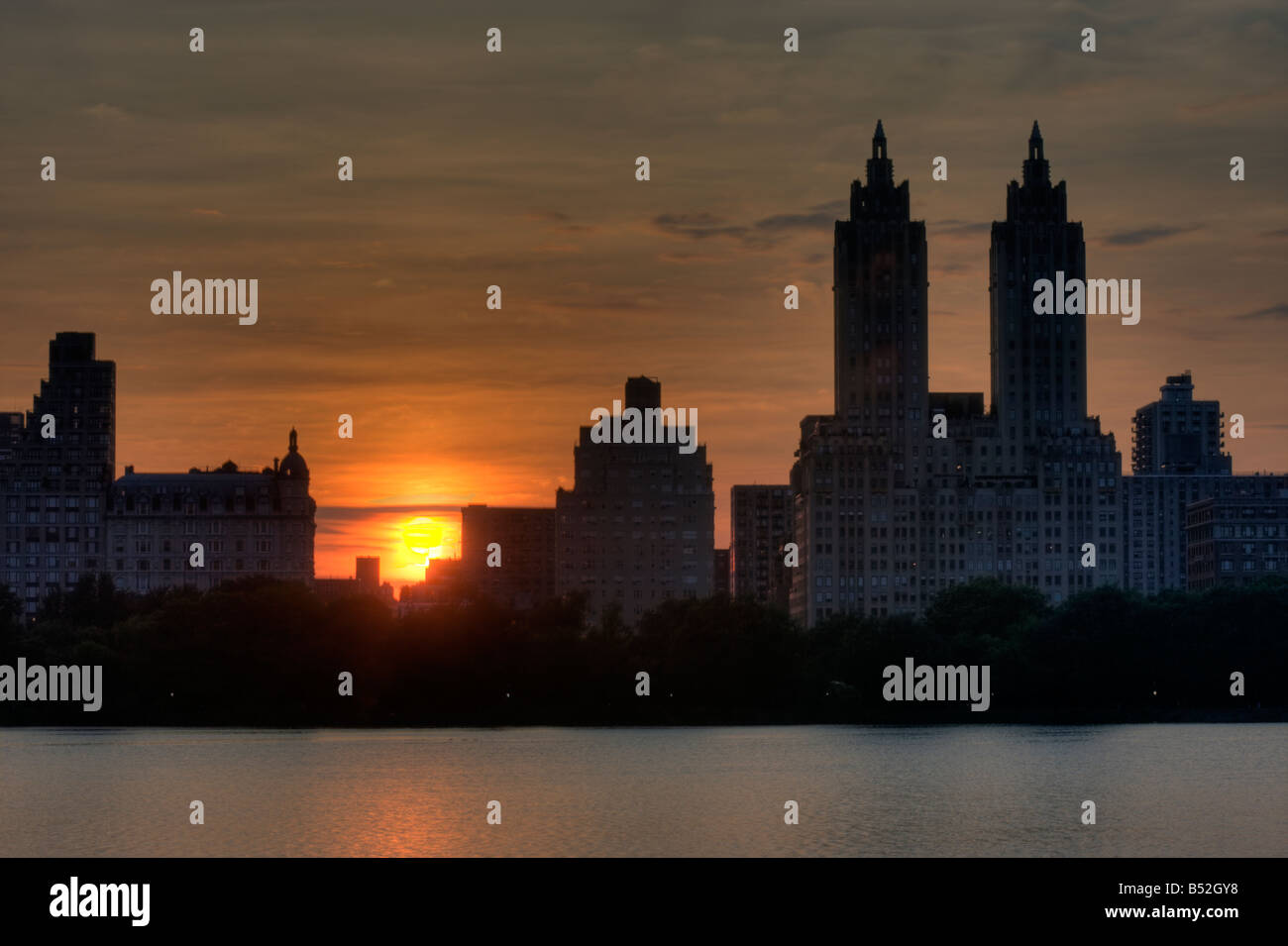 Upper central park hi-res stock photography and images - Alamy