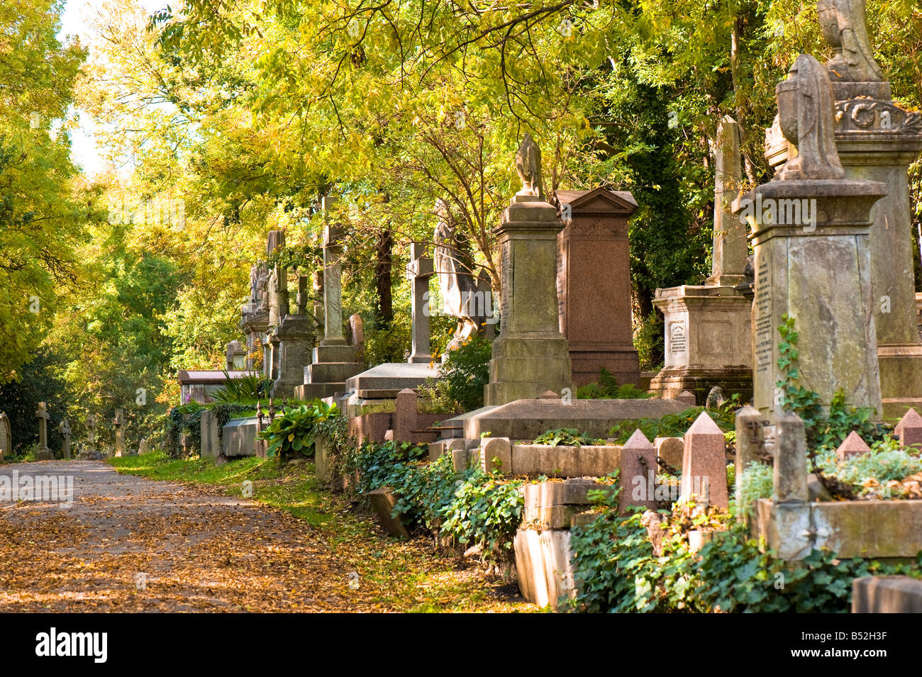 Highgate Cemetery Highgate N6 London United Kingdom Stock Photo - Alamy