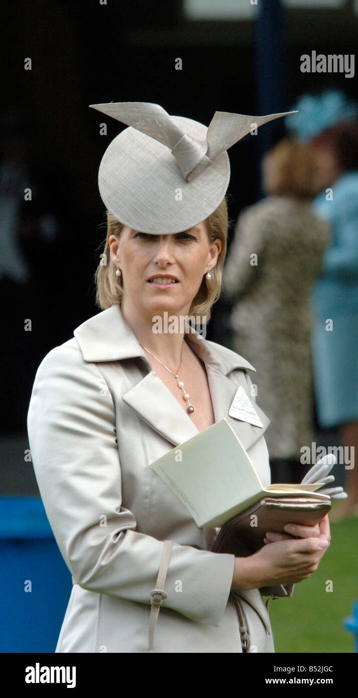 Sophie rhys jones hi-res stock photography and images - Alamy