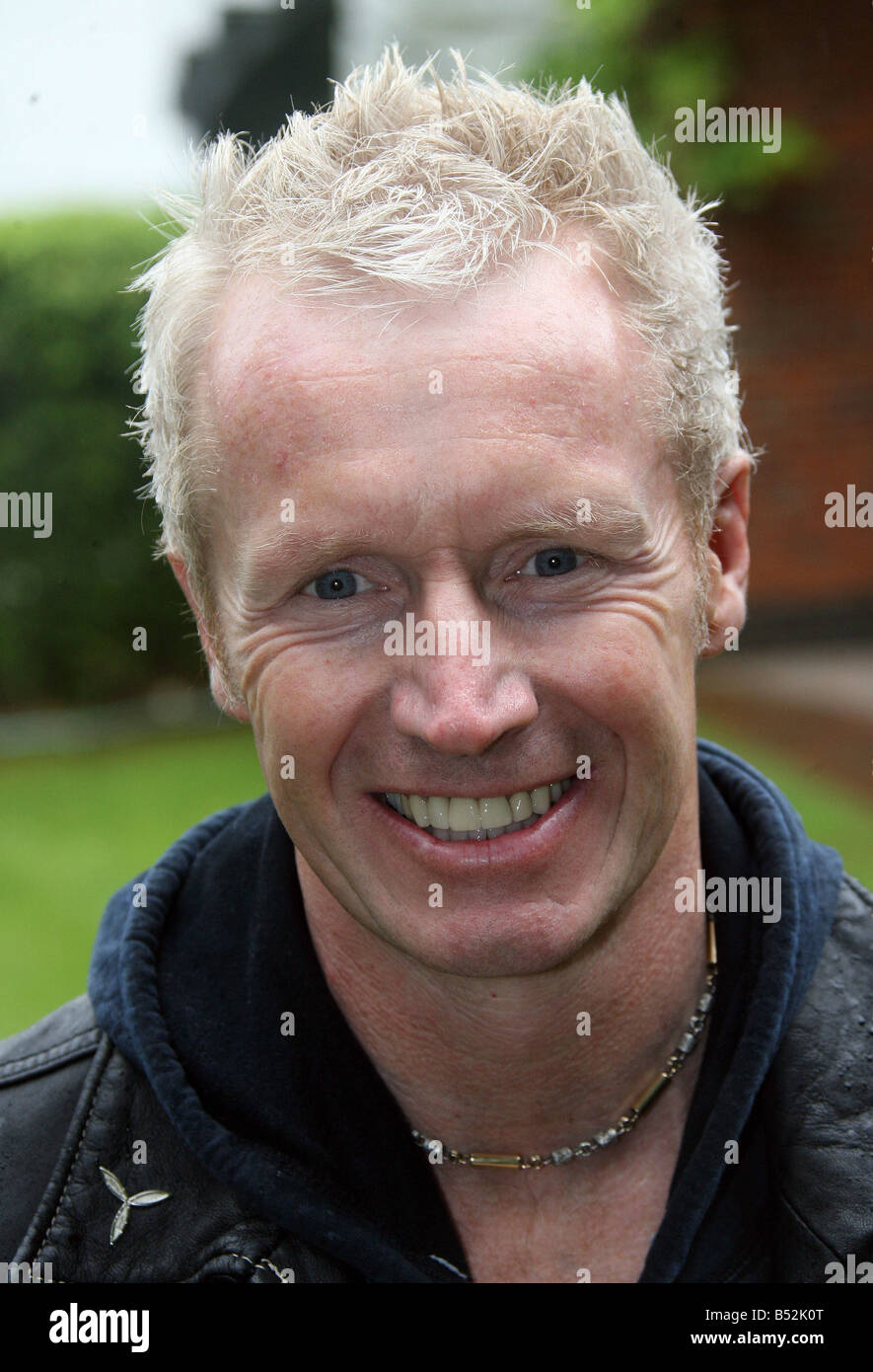 John Paxton, the pilot whose cool thinking saved Shirley Bassey's life ...