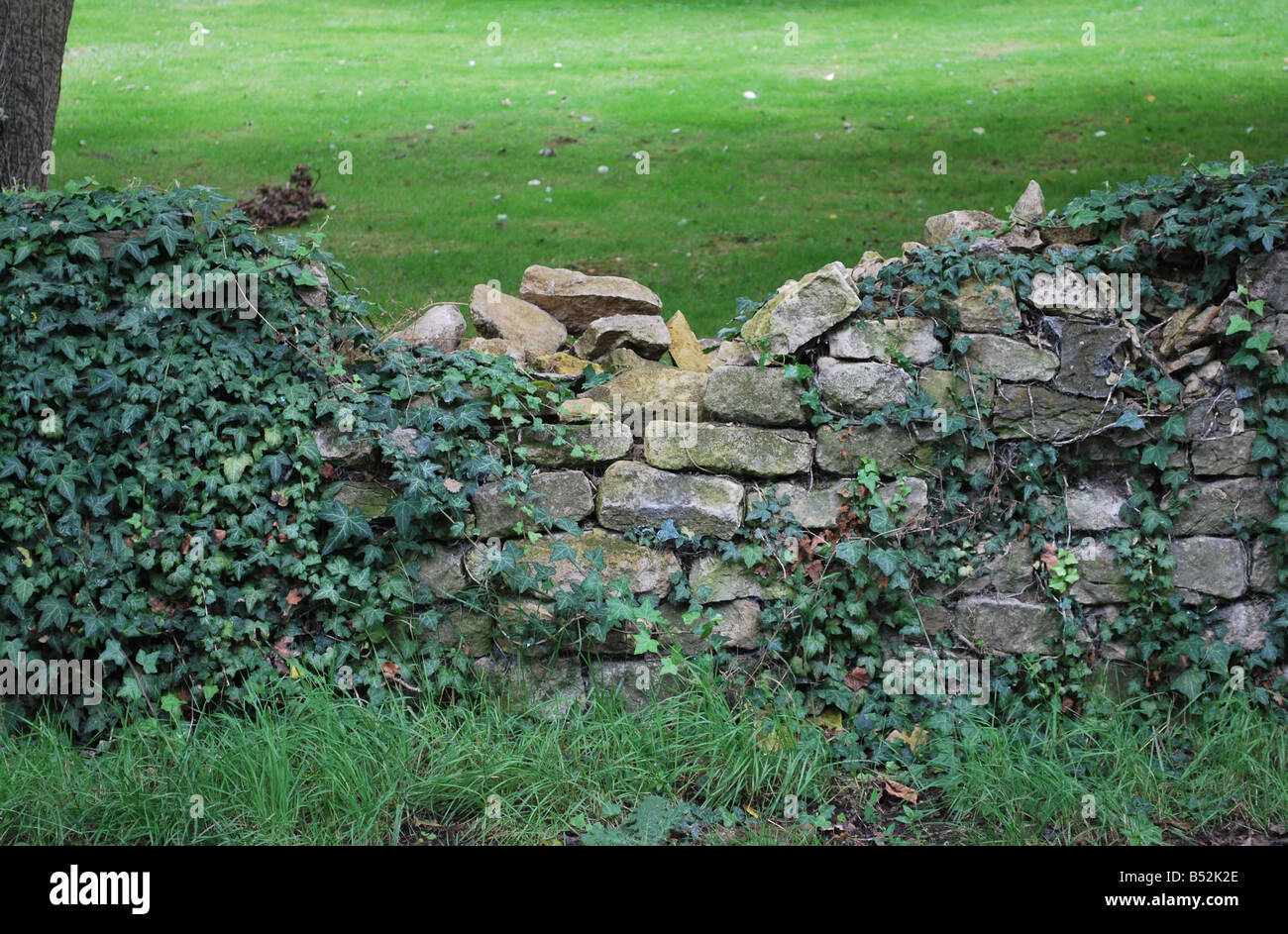 Dry stone wall collapsed hi-res stock photography and images - Alamy