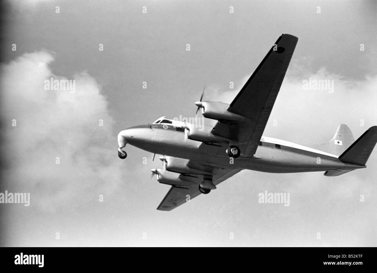 Farnborough Airshow. Dh. Heron. September 1952 C4316a-003 Stock Photo ...