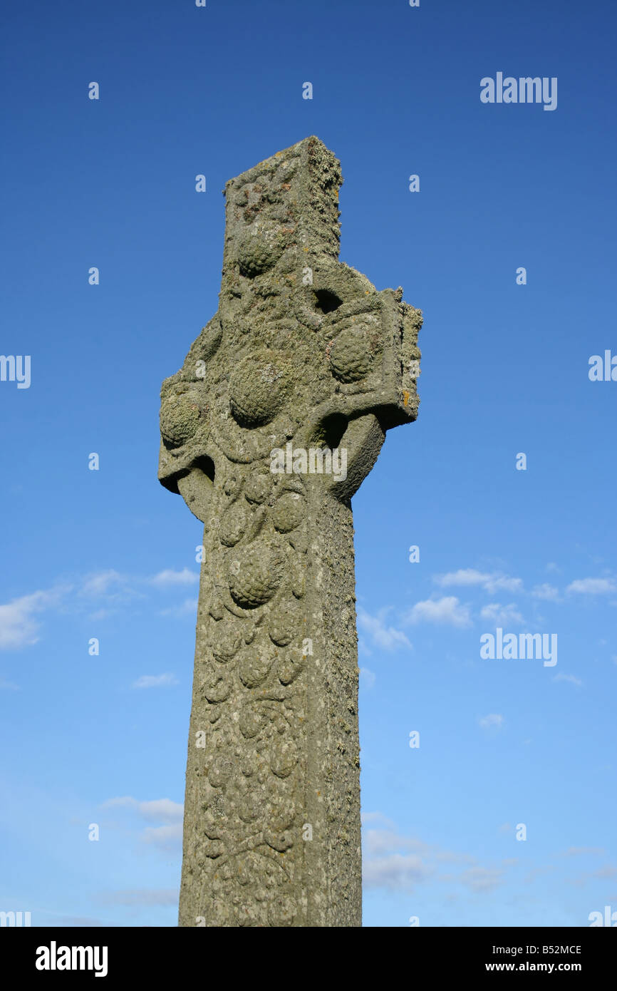 Celtic cross near Iona Abbey Scotland Stock Photo - Alamy