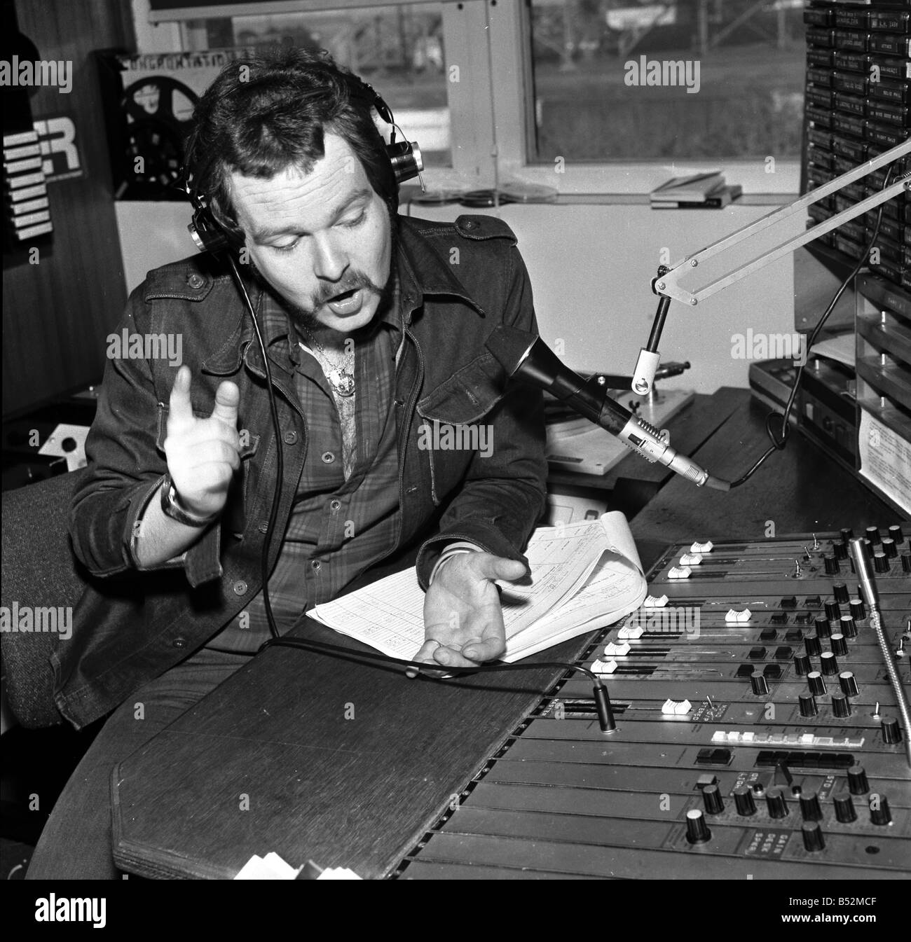 James whale radio hi-res stock photography and images - Alamy