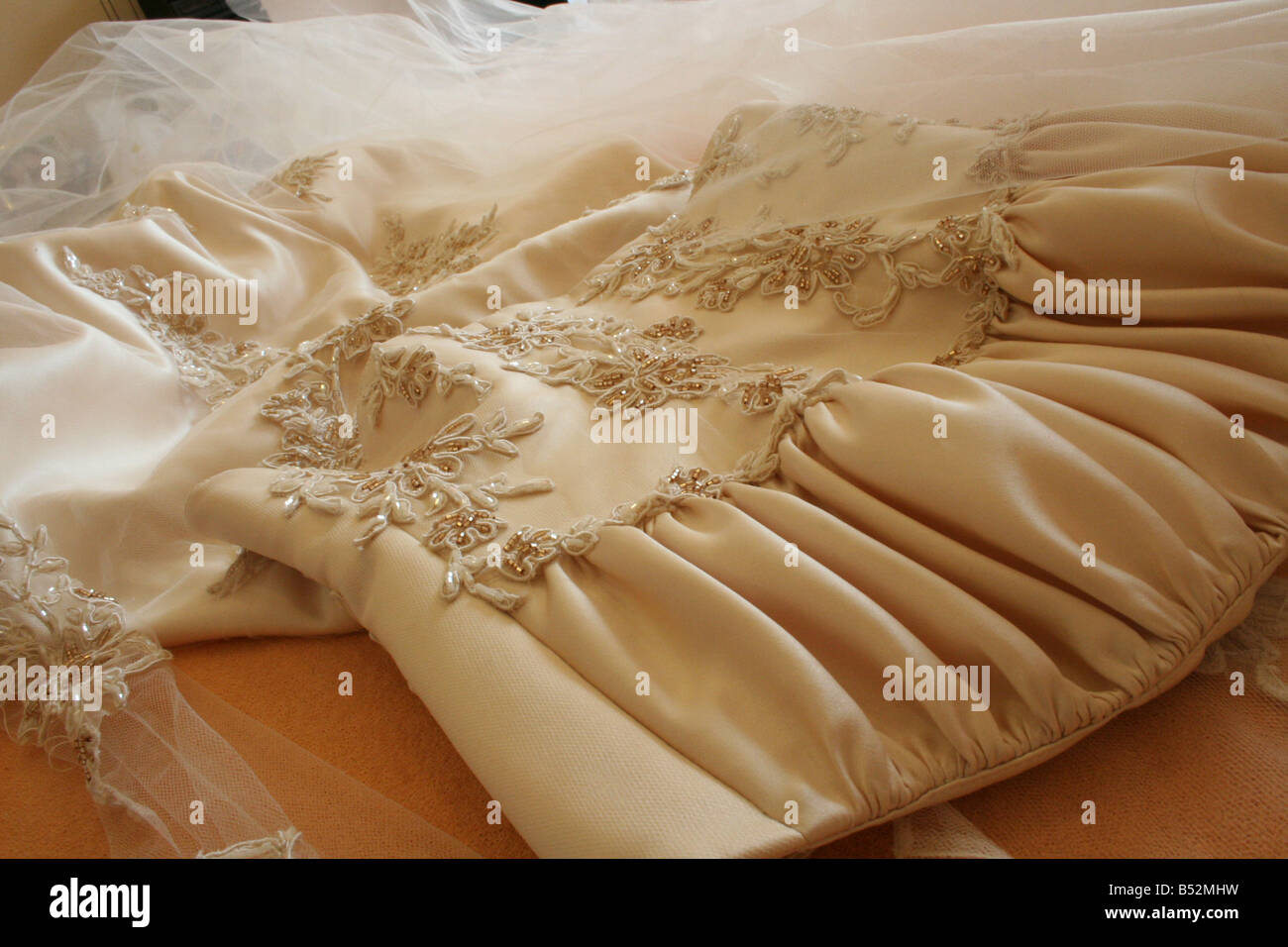 Folds of dress hi-res stock photography and images - Alamy