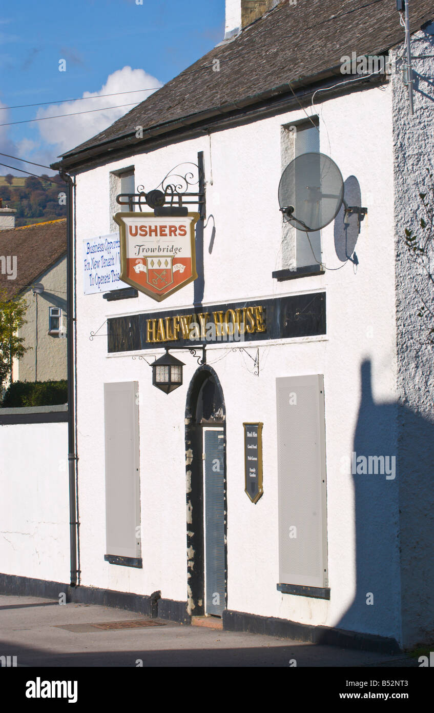 The halfway house hi-res stock photography and images - Alamy