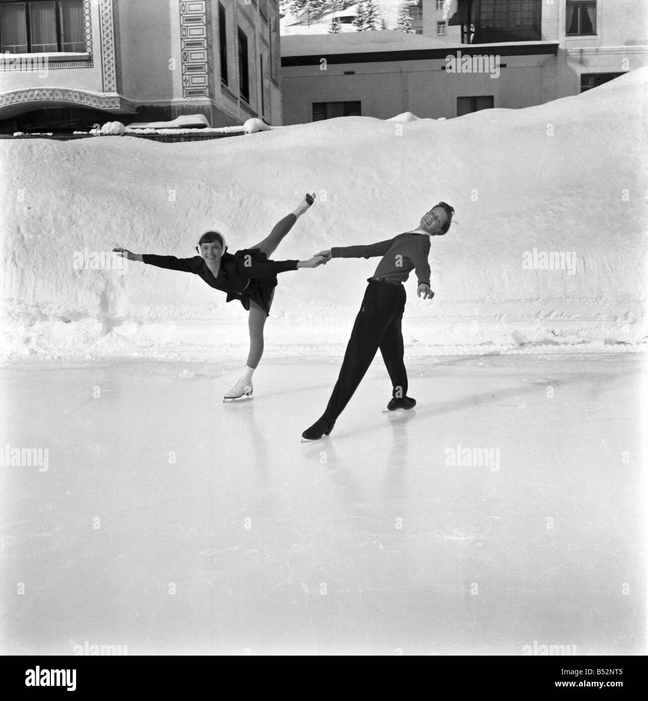 Winter 1953 Black and White Stock Photos & Images - Alamy
