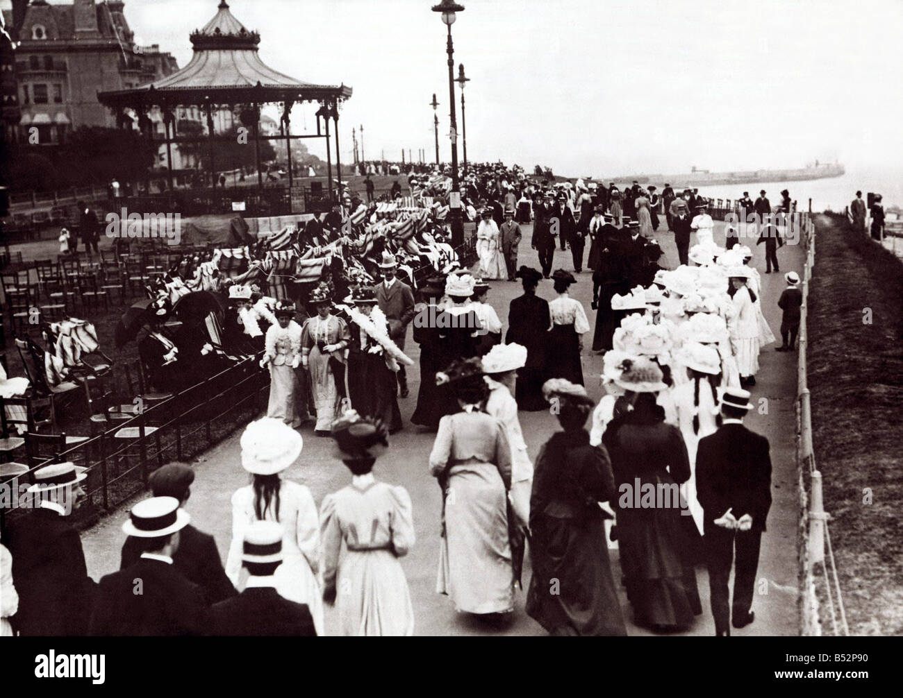 Edwardian gentleman hi-res stock photography and images - Alamy