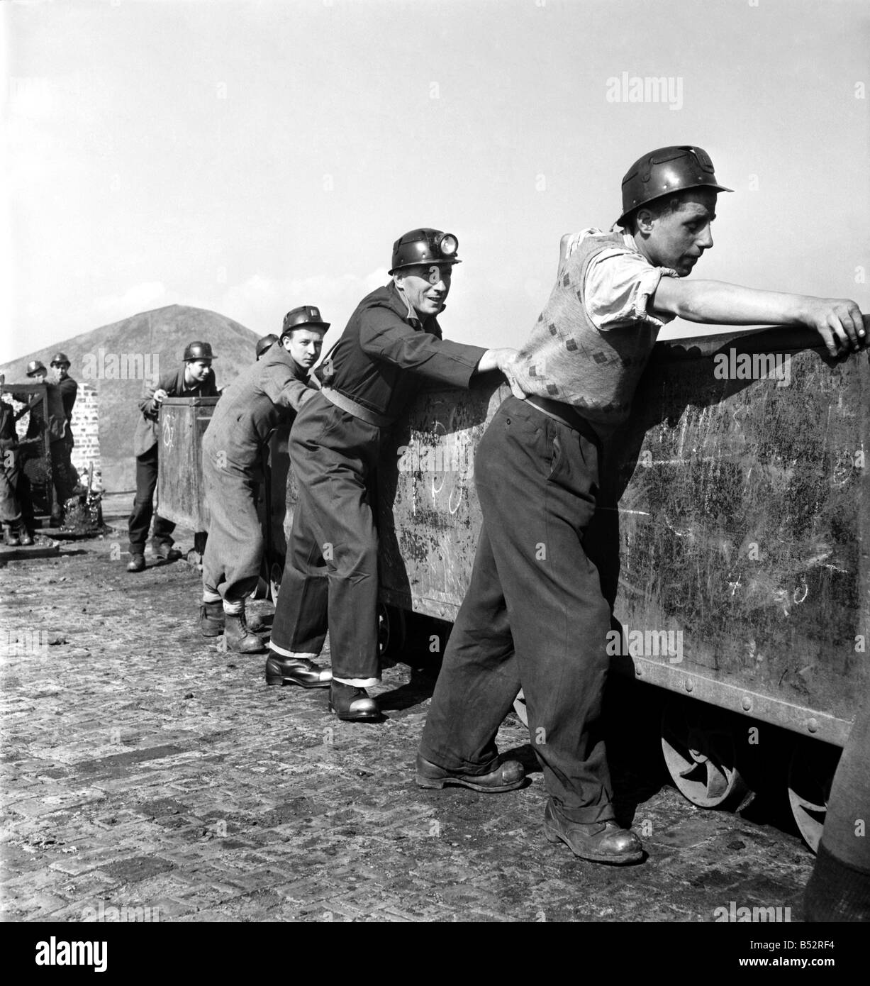 Coal miners 1950s hi-res stock photography and images - Alamy